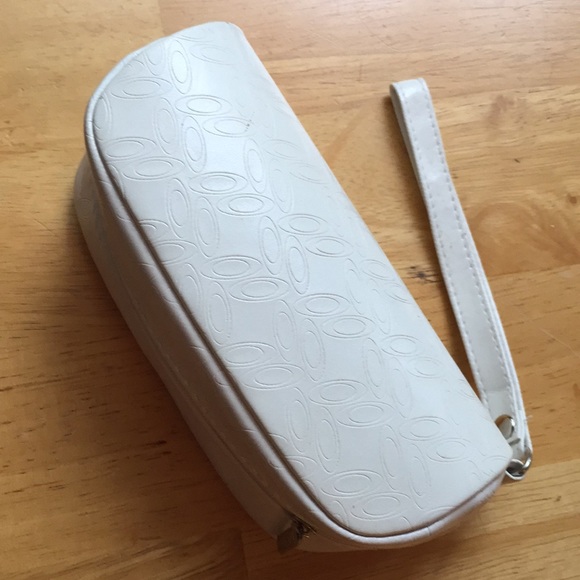 Oakley | Accessories | Oakley Glasses Case | Poshmark
